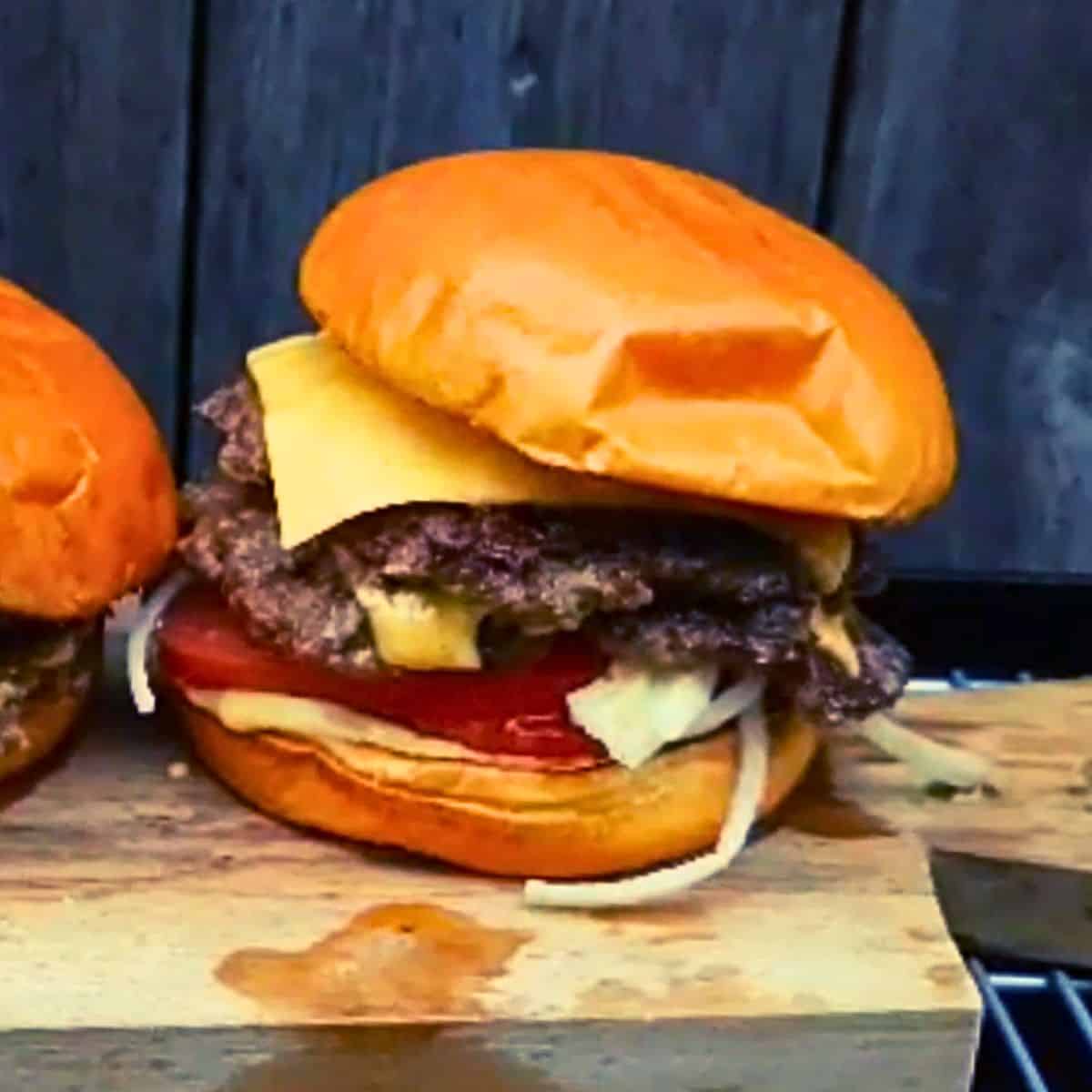 How To Make Smash Burgers On a Blackstone Griddle - Blackstone Griddle 101