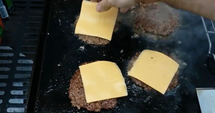 How To Make Smash Burgers On a Blackstone Griddle - Blackstone Griddle 101