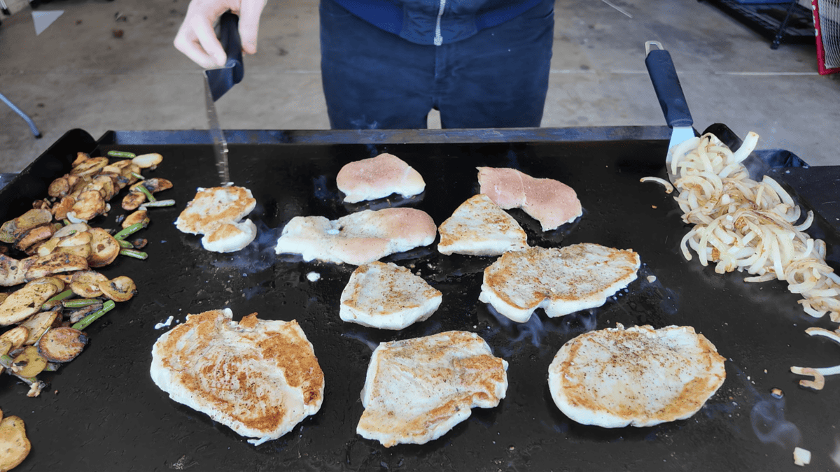 How to Cook Chicken Breast on a Blackstone Griddle - Griddle 101